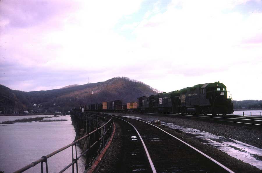PENN CENTRAL ENOLA YARD